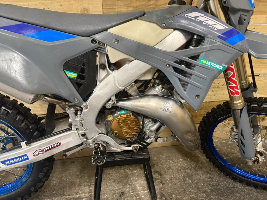 TM 125 EN FI 2025