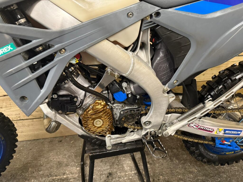 TM 125 EN FI 2025
