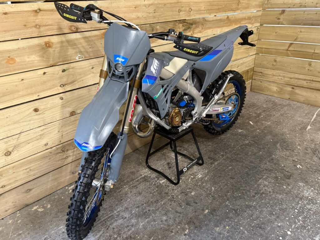 TM 125 EN FI 2025