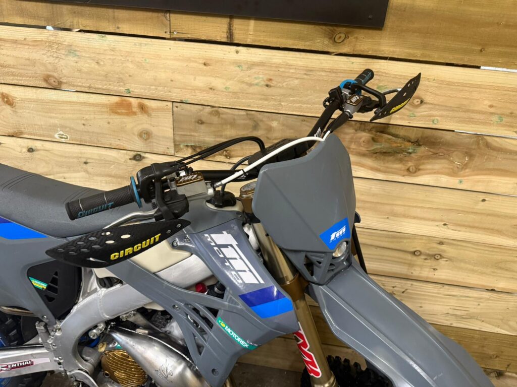 TM 125 EN FI 2025